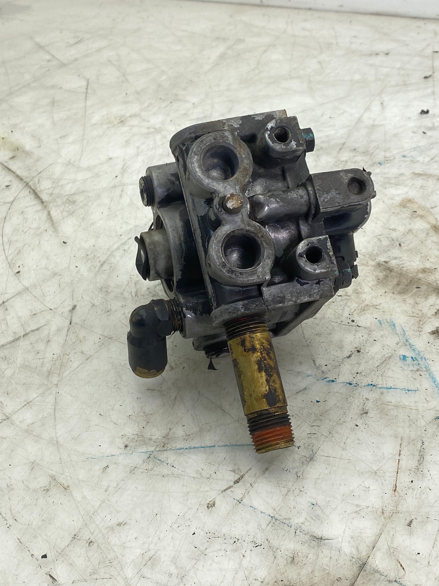 K105562 Bendix Brake Relay Valve – Second Truck Parts