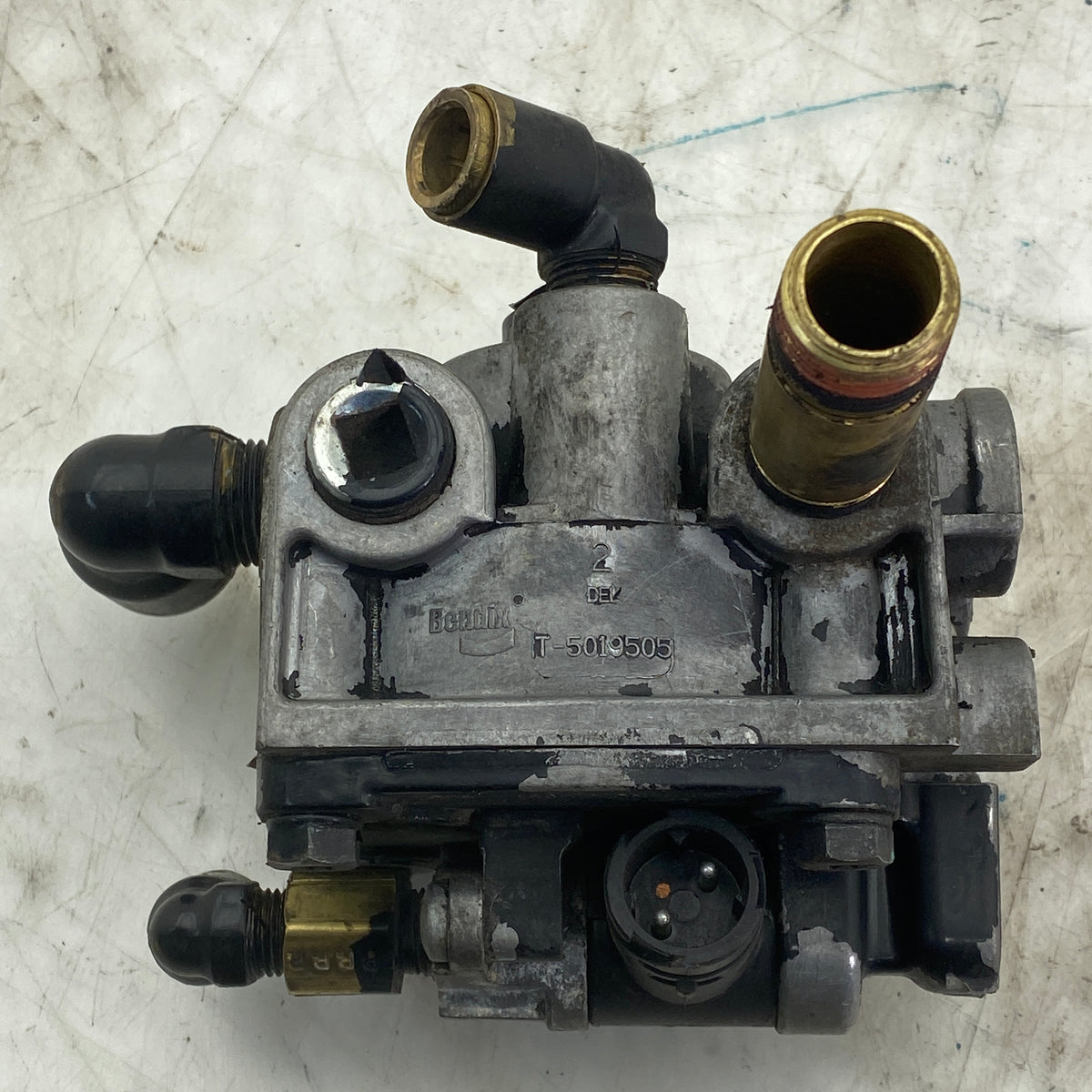 5013735 Bendix Relay Valve – Second Truck Parts