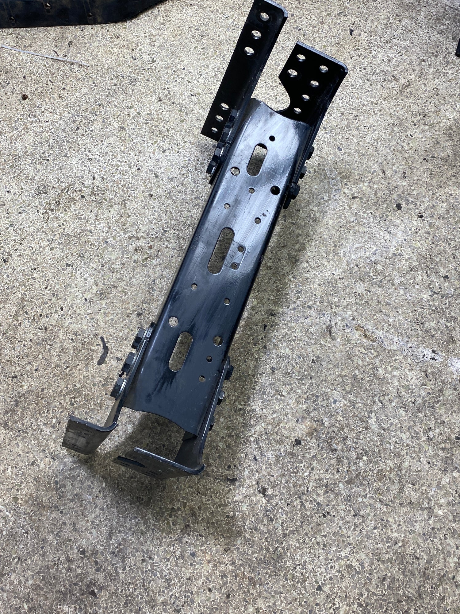 15-28356-001 Genuine Freightliner Rear Suspension Crossmember – Second ...