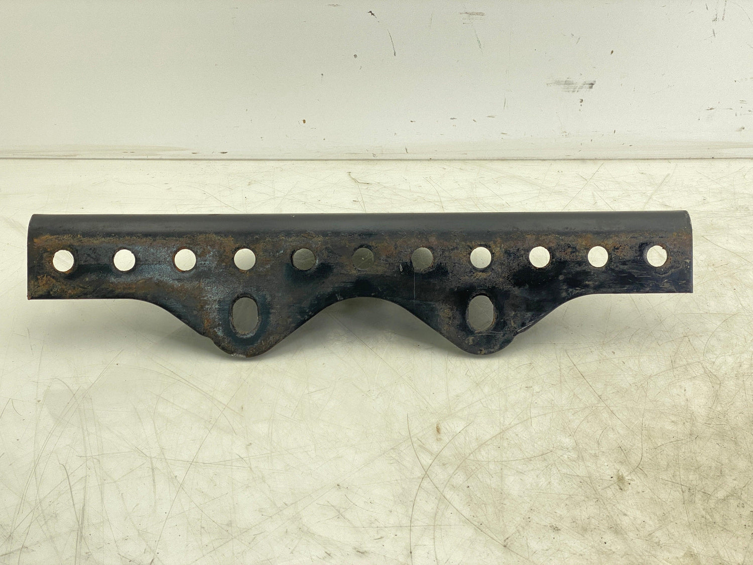 15-13773-000 Genuine Freightliner Crossmember Bracket – Second Truck Parts