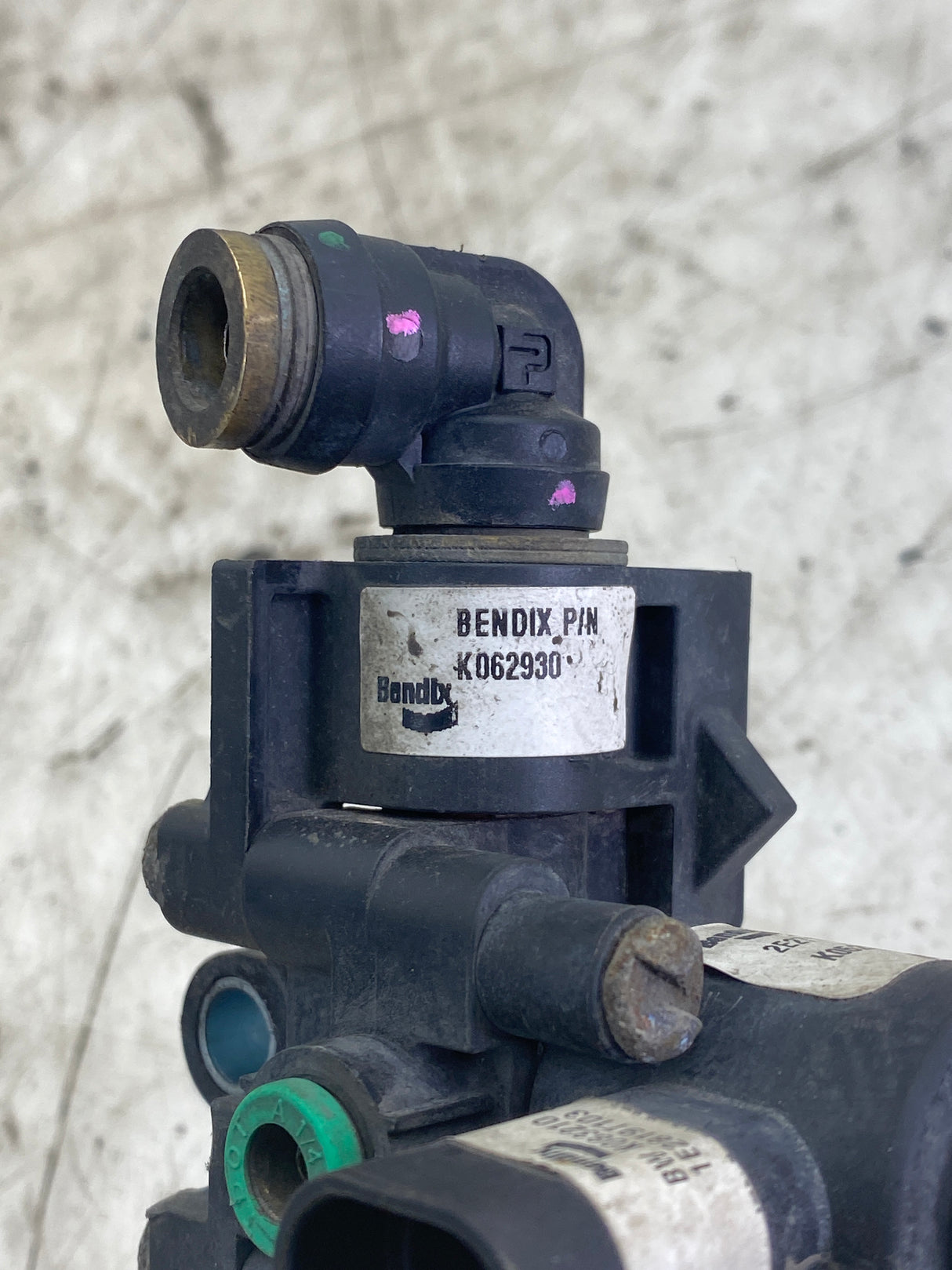 K062930 Genuine Bendix Air Valve – Second Truck Parts