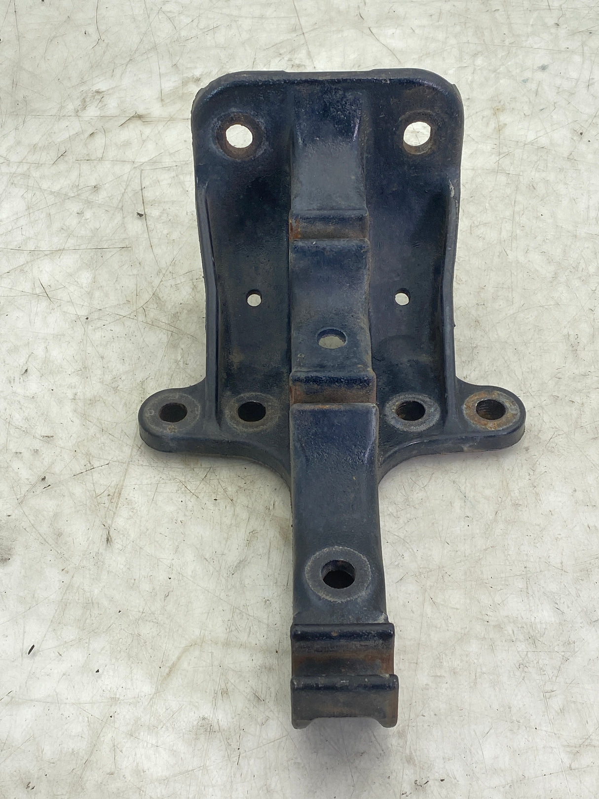 R-18-65369-000 Genuine Freightliner Front Cab Mount – Second Truck Parts