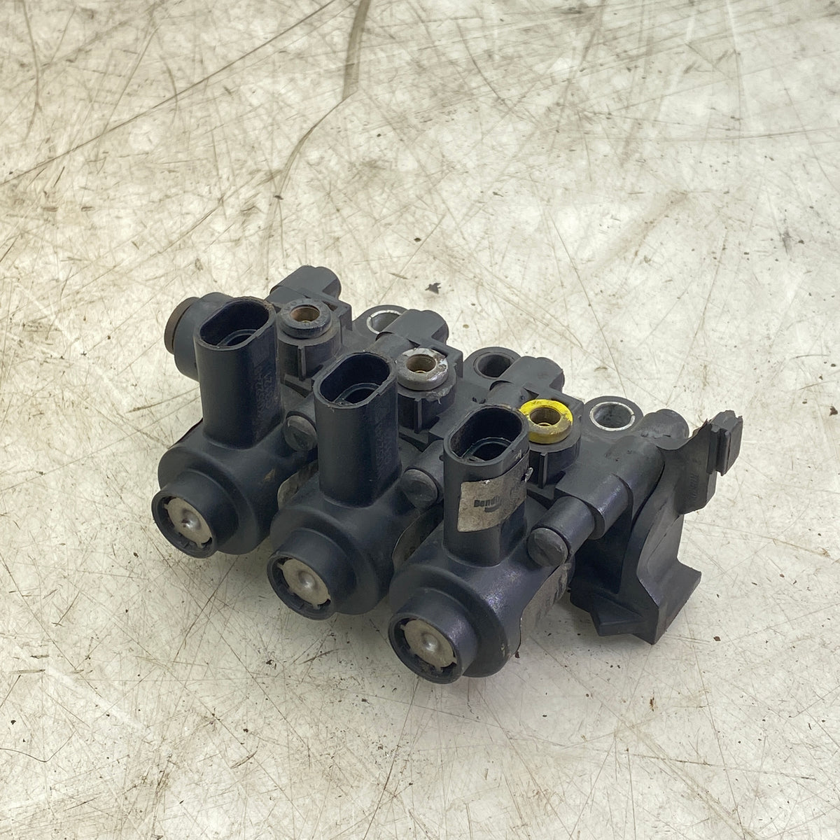 22848483 Genuine Bendix Modulator Valve With Solenoid – Second Truck Parts