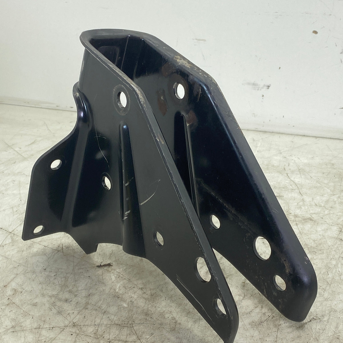 21920048 Genuine Volvo Support – Second Truck Parts