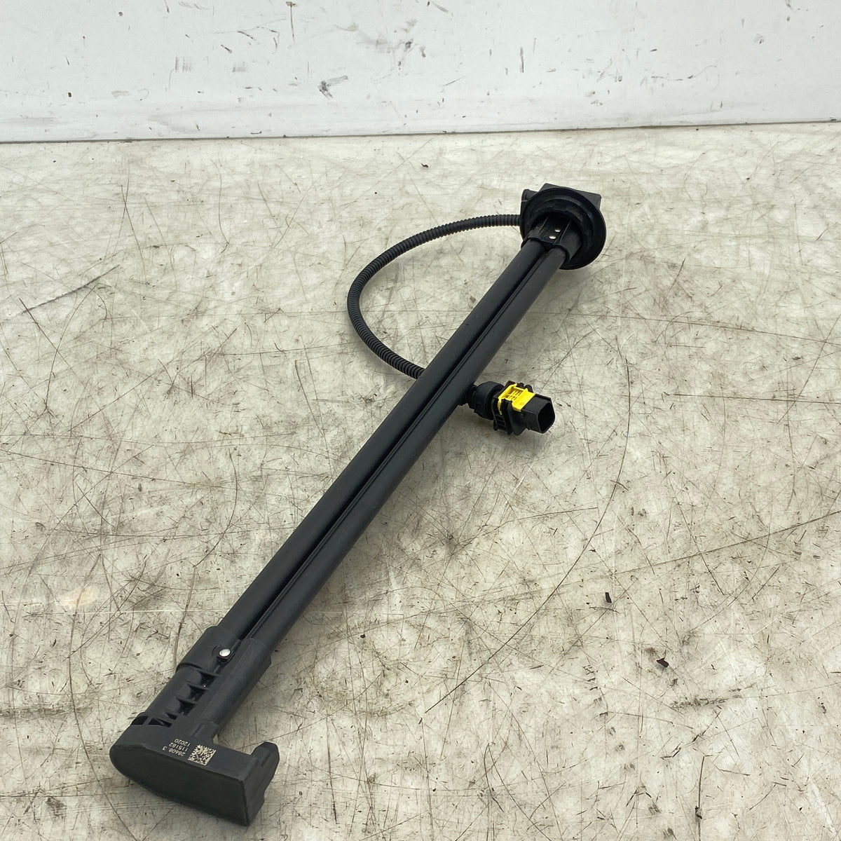 Q21-6093 Genuine Paccar DEF Sensor – Second Truck Parts