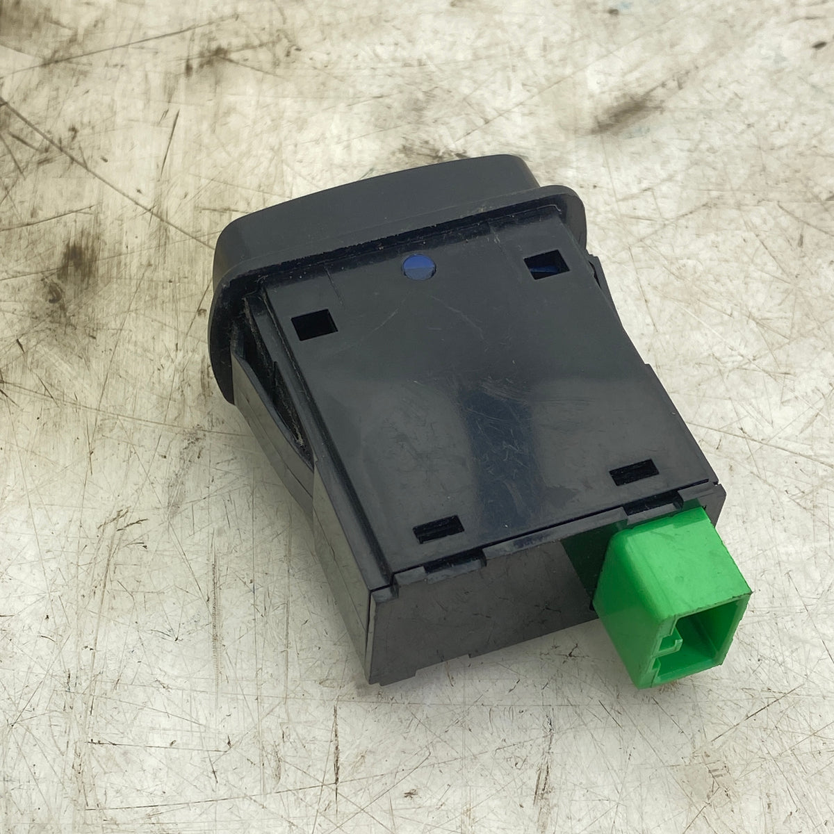 21266899 Genuine Mack Regen Switch – Second Truck Parts