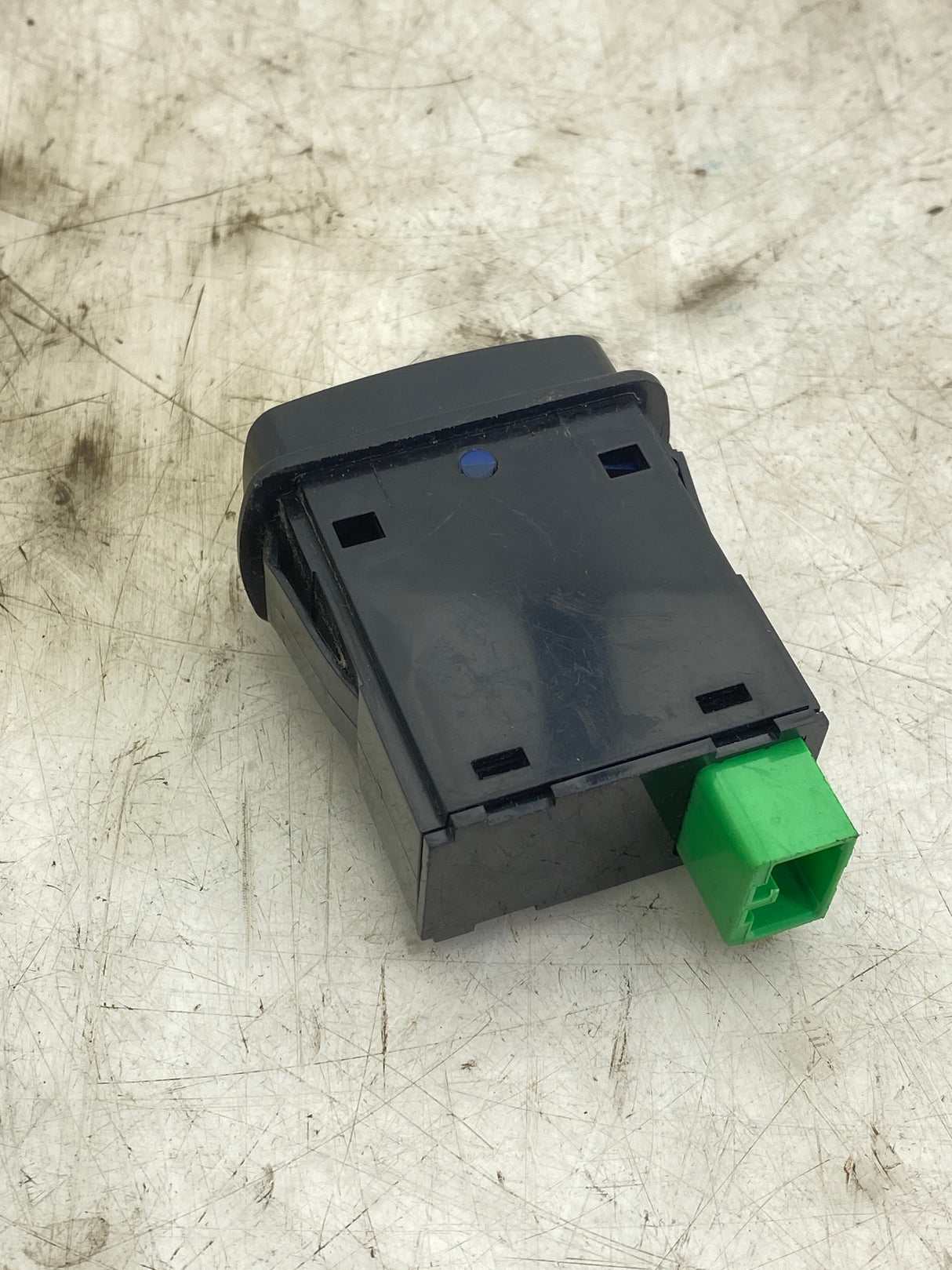 21266899 Genuine Mack Regen Switch – Second Truck Parts