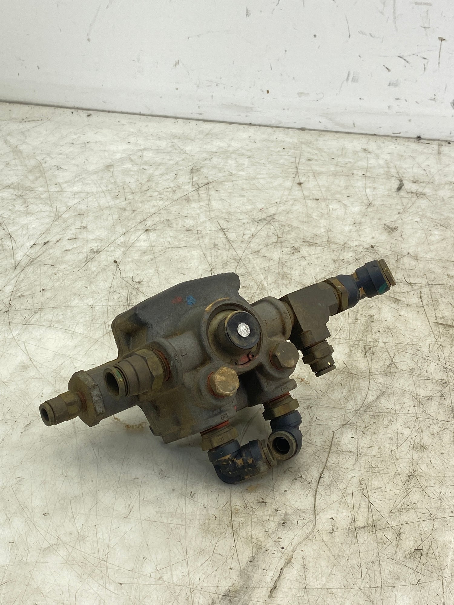 3570617C91 Genuine International Air Brake Relay Valve – Second Truck Parts