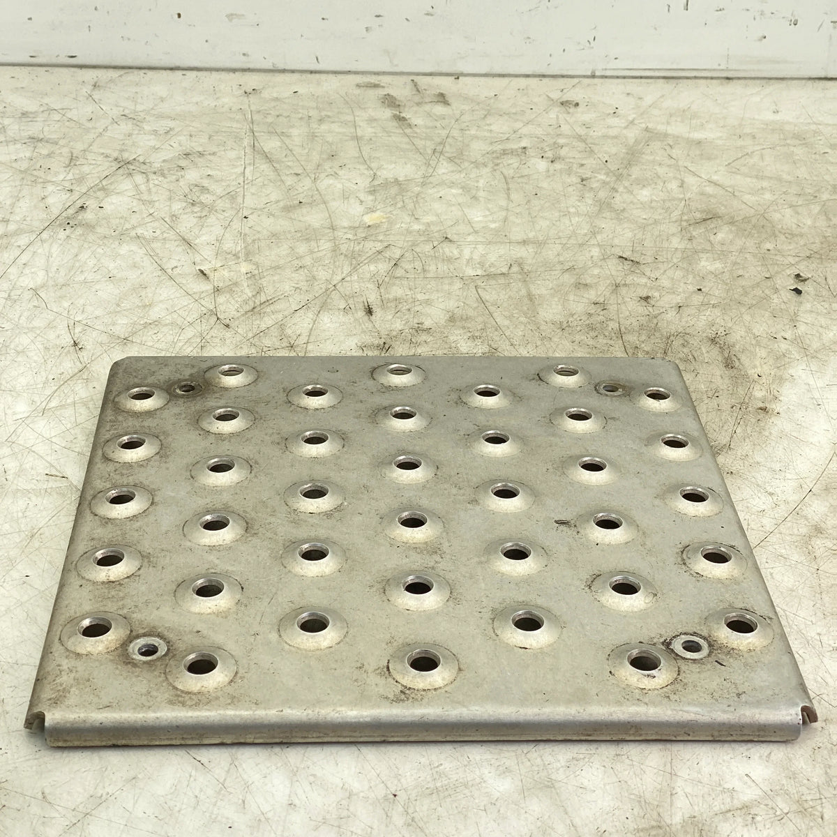 22-69180-000 Genuine Freightliner Deck Plate – Second Truck Parts