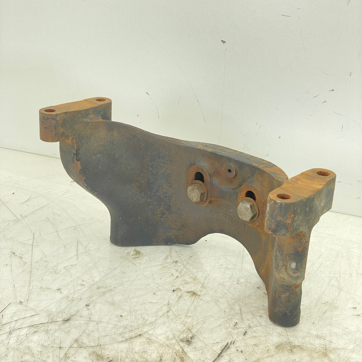A4722232104 Genuine Detroit Diesel Engine Mount DD15 – Second Truck Parts