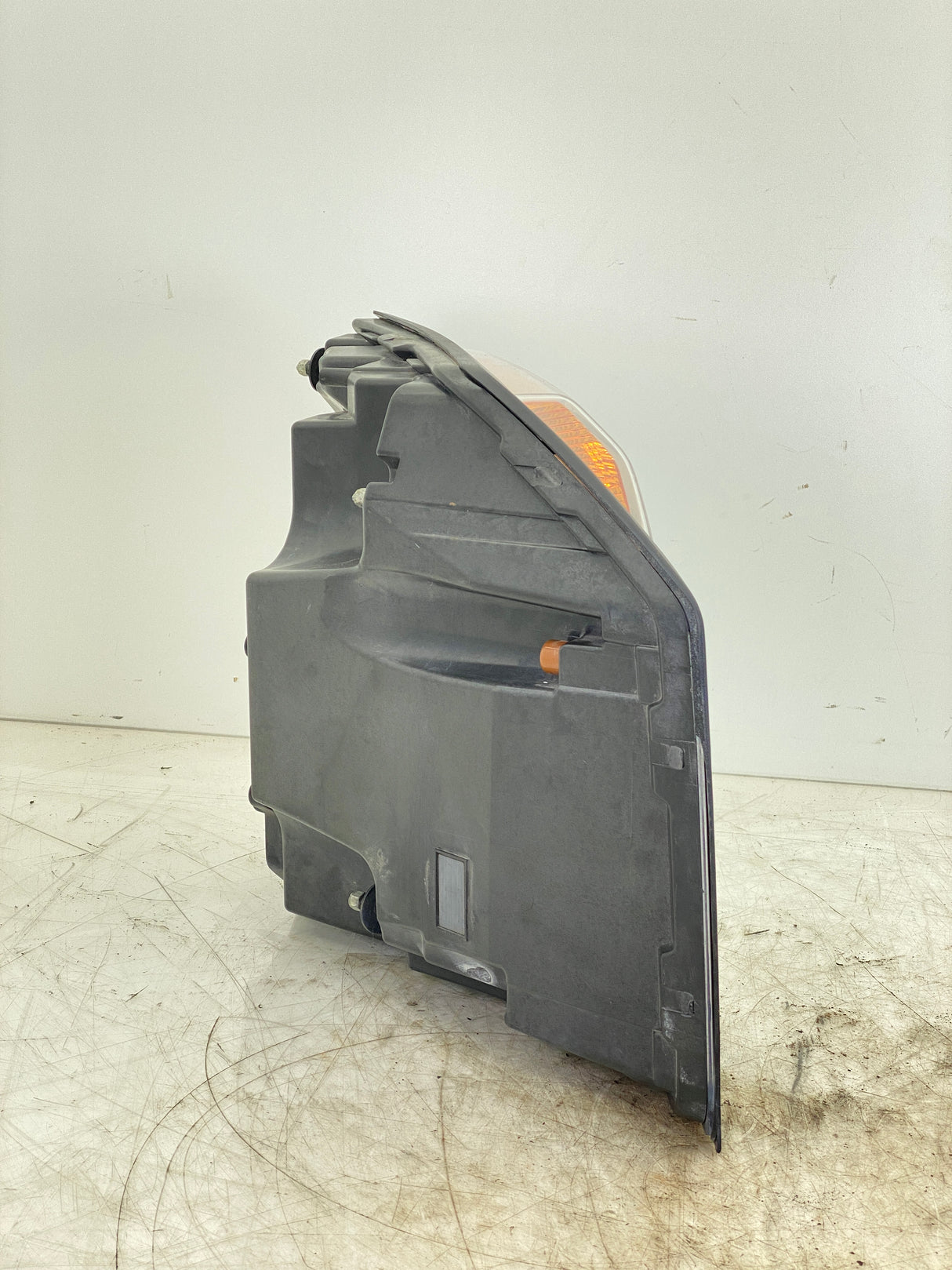 23992217 Genuine Volvo Headlamp – Second Truck Parts