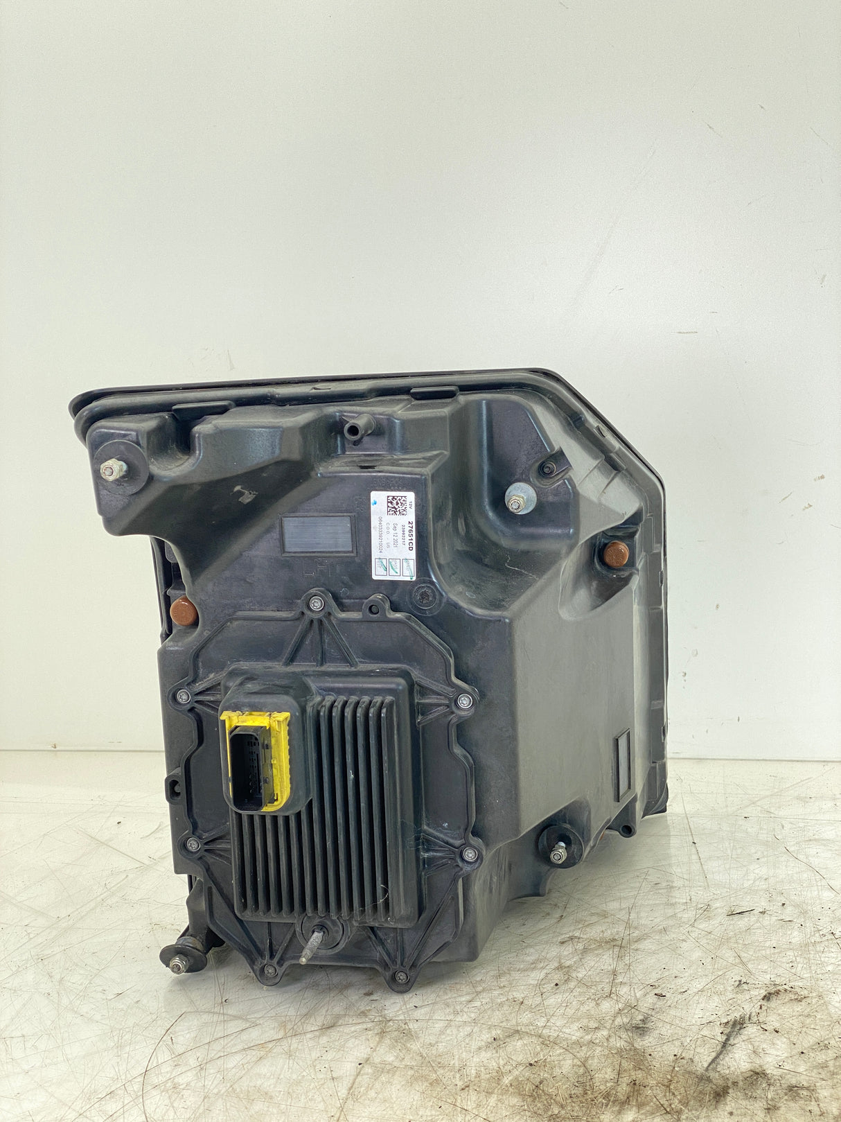 23992217 Genuine Volvo Headlamp – Second Truck Parts