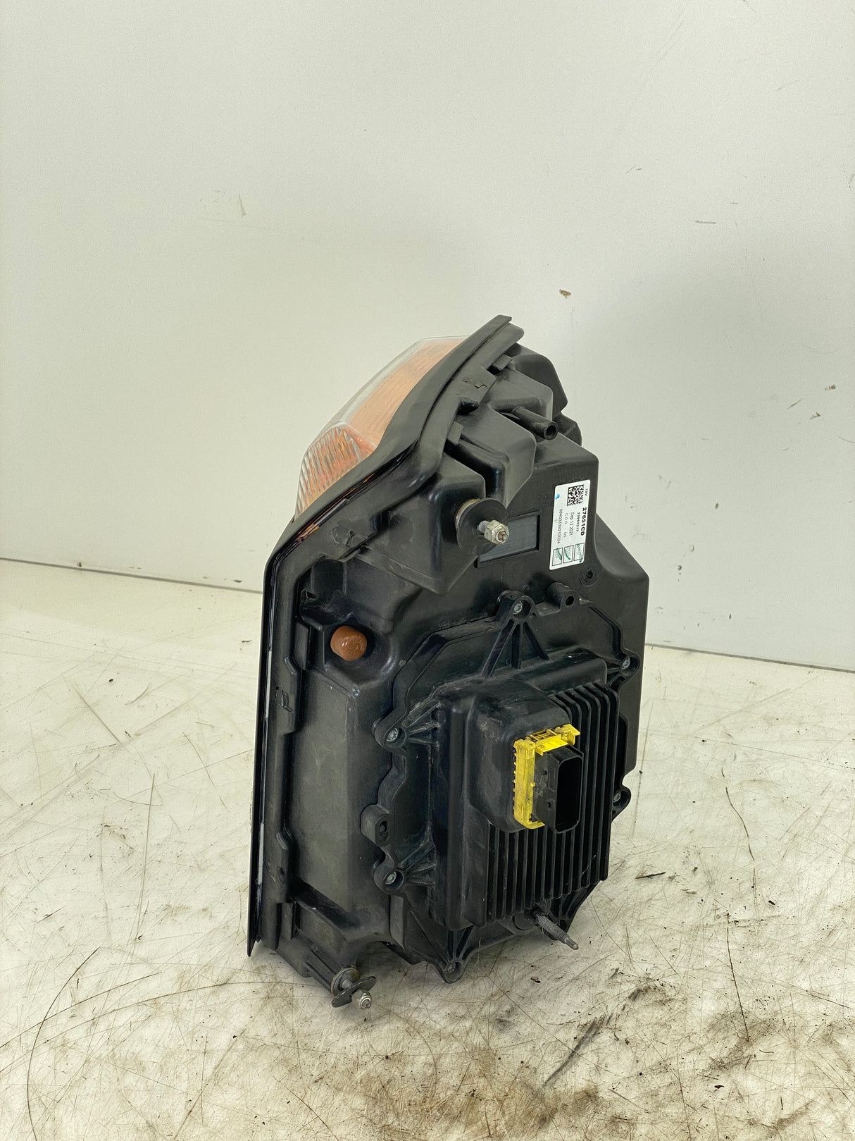 23992217 Genuine Volvo Headlamp – Second Truck Parts