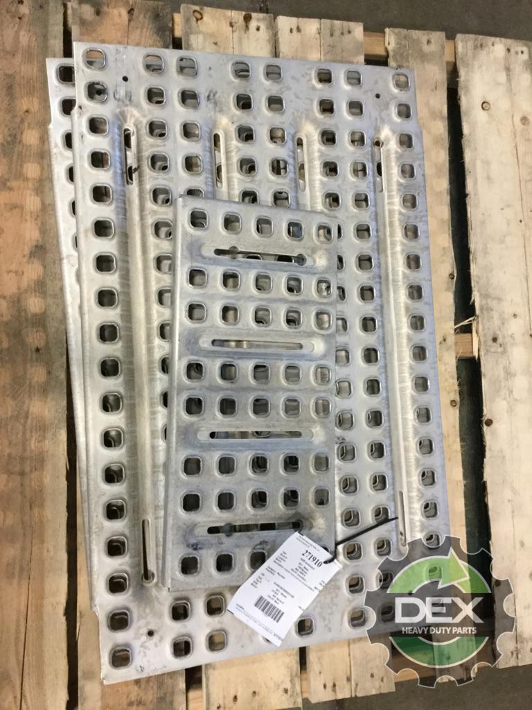 Volvo Complete aluminum cat walk 20559519 OEM – Second Truck Parts